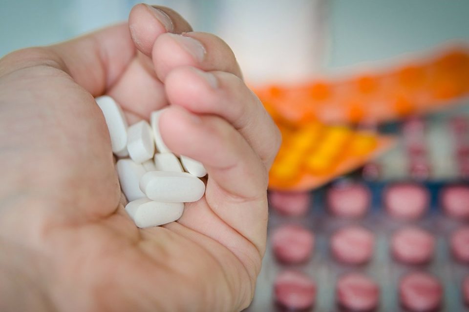 L’allarme dei farmacisti: “Introvabili antinfiammatori, antibiotici e ...
