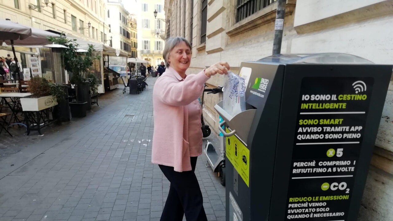 Roma Capitale sperimenta il cestino getta-carte intelligente - Ore12