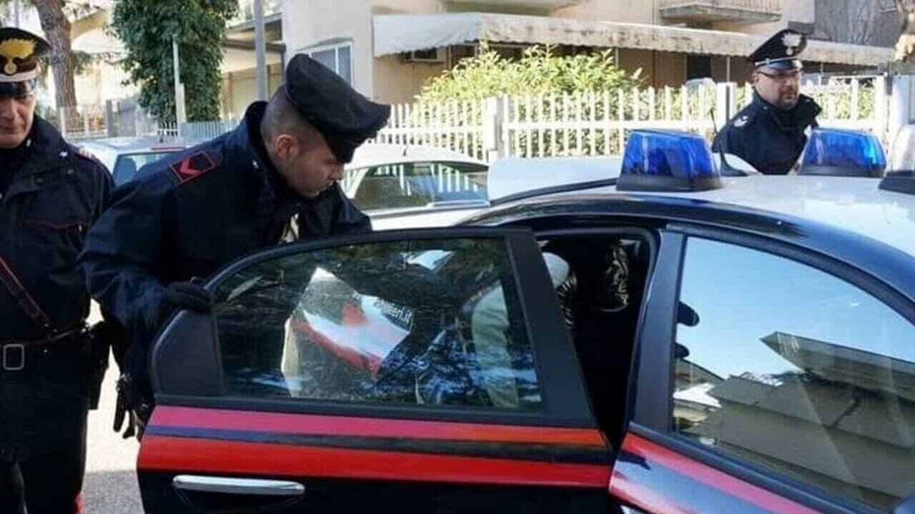 ROMA – CONTROLLI DEI CARABINIERI A PRIMA PORTA, LABARO E CINQUINA. 5 ...